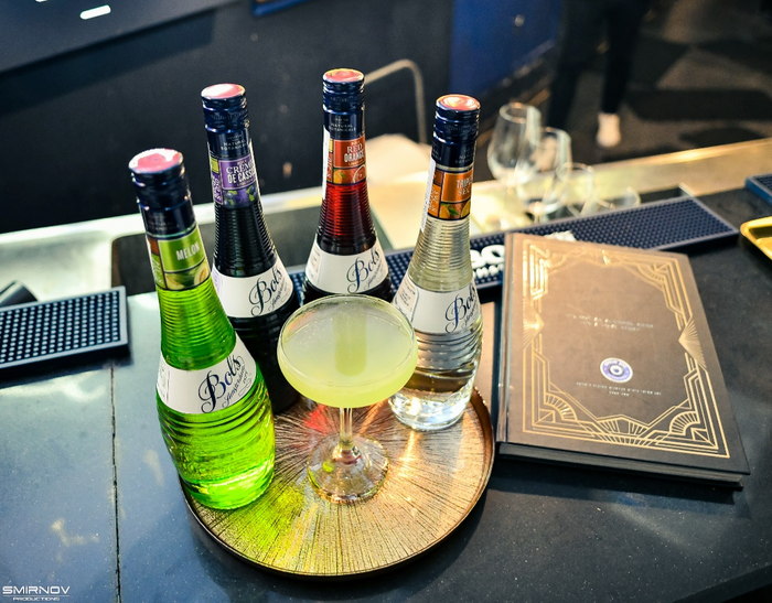 creme-de-cassis-easy-drink